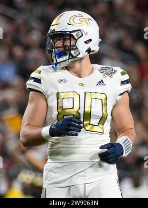 Georgia Tech tight end Brett Seither (80) makes the catch against ...