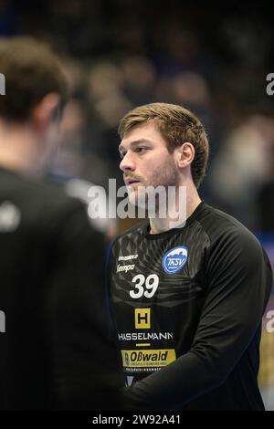 Malte Donker (RR, THSV Eisenach, #39), Magnus Landin (LA, THW Kiel, #7 ...