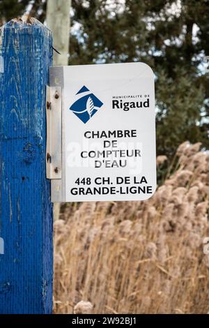 Water meter chamber sign in Rigaud, Quebec, Canada Stock Photo - Alamy