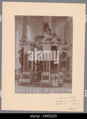 Graf monument of Willem I Frederik in the Nieuwe Kerk in Delft ...