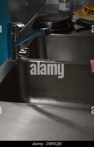 Double sink with two metal sinks for washing and rinsing dishes, metal ...