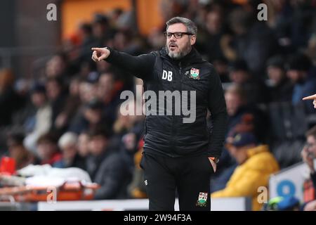 Dean Brennan manager of Barnet during the Sky Bet League 2 match ...