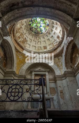 Mausoleum K / Mausoleum der Familie Korck-Schoenfeld with coffins and ...
