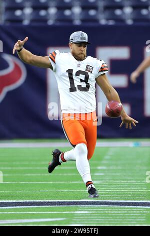 Cleveland Browns punter Corey Bojorquez (13) in action during an NFL ...