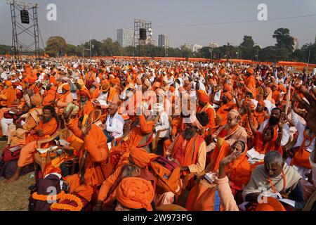 In a landmark display of unity and devotion, Kolkata's Brigade Parade ...