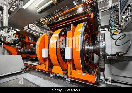 Forming automobile tire with automated equipment at plant Stock Photo ...