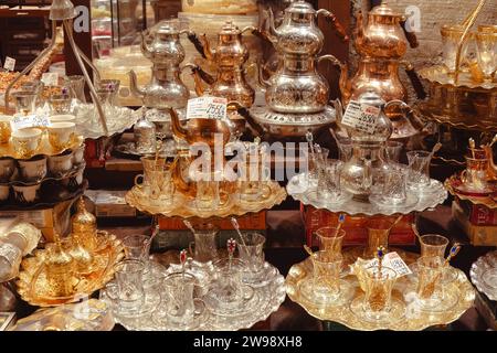 traditional tea pots at the grand bazaar in istanbul turkey Stock Photo ...