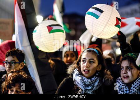 Pro Palestine demo, Palestinian families demonstrate with their ...