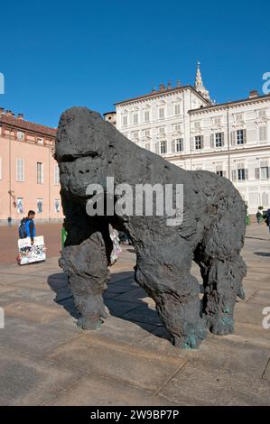 Gorilla bronze statue (by Davide Rivalta) in Piazzetta Reale for "Arte ...
