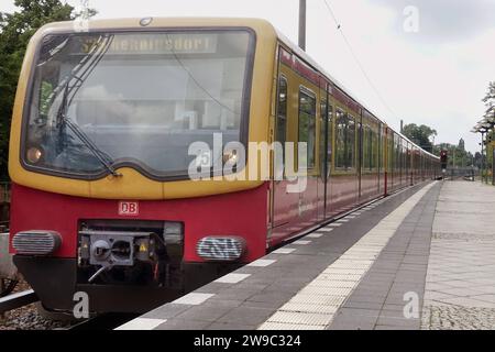 Class 481 train of the Berlin S-Bahn, a rapid transit railway system in ...