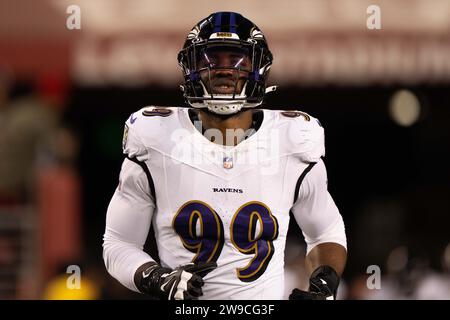 Baltimore Ravens linebacker Odafe Oweh (99) takes to the field before ...