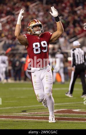 Baltimore Ravens tight end Charlie Kolar (88) works out before a ...