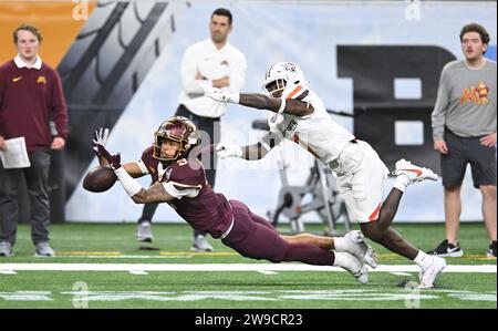 Bowling Green cornerback Davon Ferguson (7) is unable to stop Georgia ...