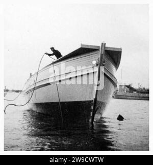 The hull and superstructure of HMAS Tiger Snake during trials in ...