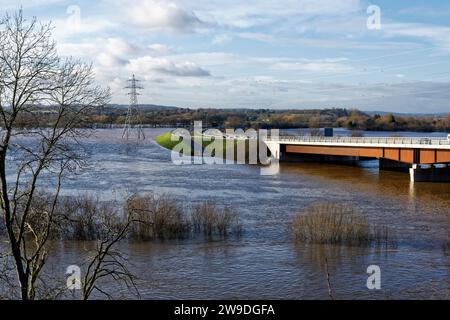Carrington Bridge and River Severn in flood from Ketch Viewpoint ...