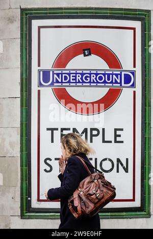 Temple Underground Station Sign. Iconic London Red Tube Sign Stock ...