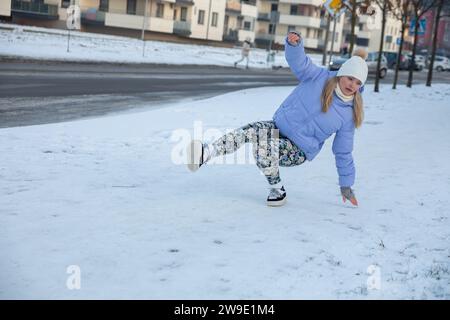 The woman stumbled while walking and falls backwards Stock Photo - Alamy