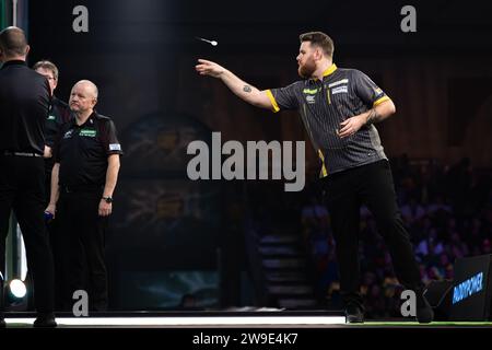 Scott Williams in action on day six of the Paddy Power World Darts ...