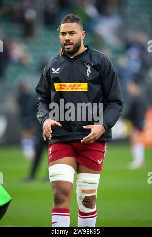 Harlequins Chandler Cunningham-South warm up for the Bath Rugby vs ...