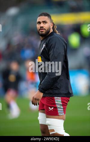 Harlequins Chandler Cunningham-South warm up for the Bath Rugby vs ...