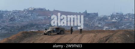 Southern Israel, Israel. 27th Dec, 2023. An Israeli 155mm self ...