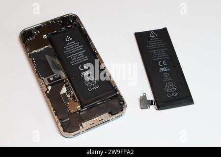Internal inside view of Iphone 4s with lithium ion polymer battery ...