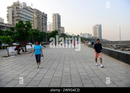 The modern seafront promenade in Worli, Mumbai, India Stock Photo - Alamy
