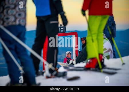 Liberec, Czech Republic. 28th Dec, 2023. Skiers in Ski Resort Jested ...