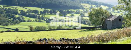 The farming hamlet of Howgill on the lower slopes of Simon's Seat in ...