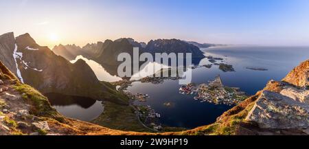 midnight sun norway lofoten idyllic calmness nature Stock Photo - Alamy