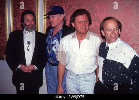 Carol Wilson, Mike Love, Bruce Johnson, Al Jardine of The Beach Boys ...