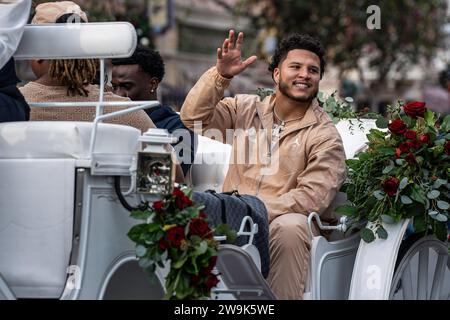 Michigan Wolverines running back Blake Corum (right) and defensive ...