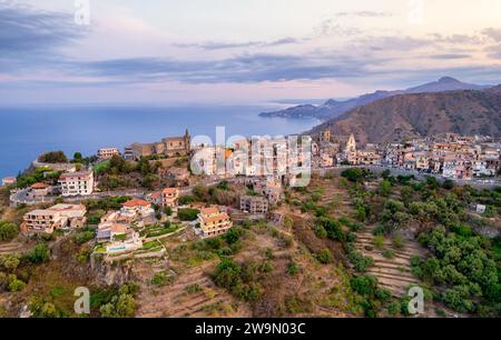 Medieval hilltop town of Forza d'Agro, Messina, Sicily, Italy Stock ...