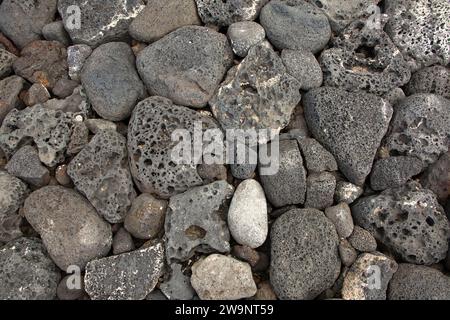 Kaloko Fishpond with wall, Ala Kahakai National Historic Trail, Kaloko ...
