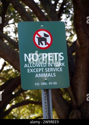 Public Sign Forbidding Dogs to Poop Stock Photo - Alamy