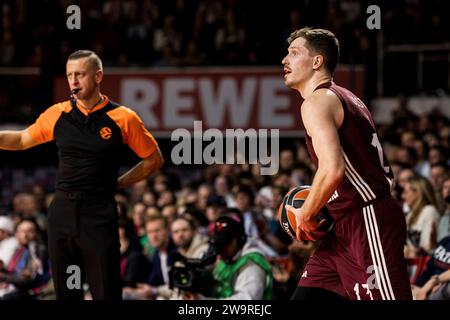 Andreas 'Andi' Obst (FC FC Bayern Munich, 13), Marcus Carr (Fitness ...
