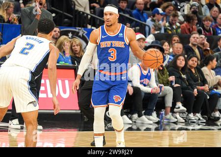 New York Knicks guard Josh Hart (3) goes to the basket against Miami ...