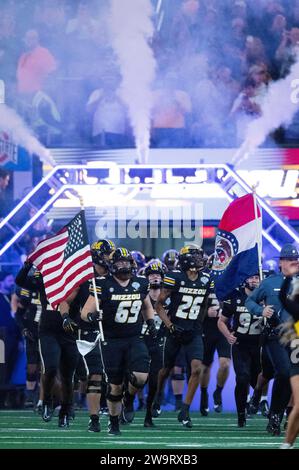 Texas, USA. 29th Dec, 2023. Chendall Weaver #2 of the Texas Longhorns ...