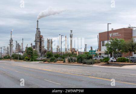 Valero business offices and oil refinery next to highway, Three Rivers ...