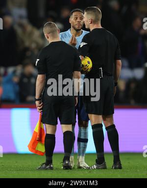 Referee Rob Jones during the Premier League match Sunderland vs Crystal ...