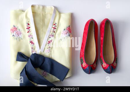 Traditional Korean Gomusin shoes. Women's gomusin are called danghye ...