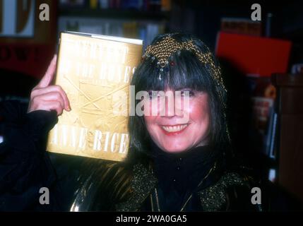 Anne Rice signing her new book "The Vampire Armand" at Barnes & Noble ...