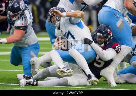 Houston Texans defensive end Derek Barnett (95) defends during the ...
