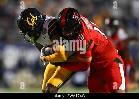 Texas Tech linebacker Jacob Rodriguez (10) reacts to the snap against ...