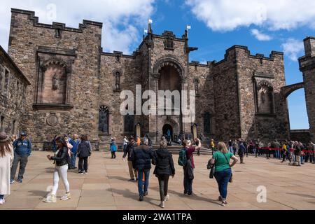 Scottish National War Memorial from Crown Square at Edinburgh Castle ...