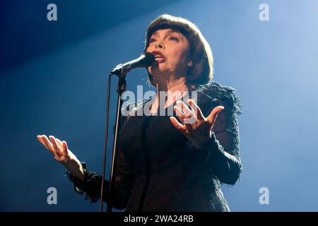 La chanteuse francaise Mireille Mathieu en concert au Cirque Royal ...