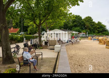 Strandbar an der Strandpromenade im Ostseebad Heikendorf an der Kieler ...