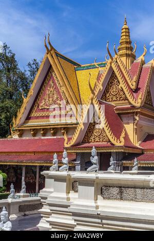 Cambodia, Phnom Penh: Preah Reach Damnak Chan in the Royal Palace ...