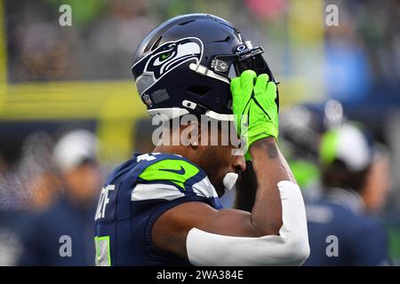 Pittsburgh Steelers wide receiver DK Metcalf (4) arrives before an NFL ...