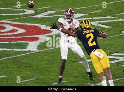 Quarterback Jalen Milroe throws during passing drills at Alabama's NFL ...